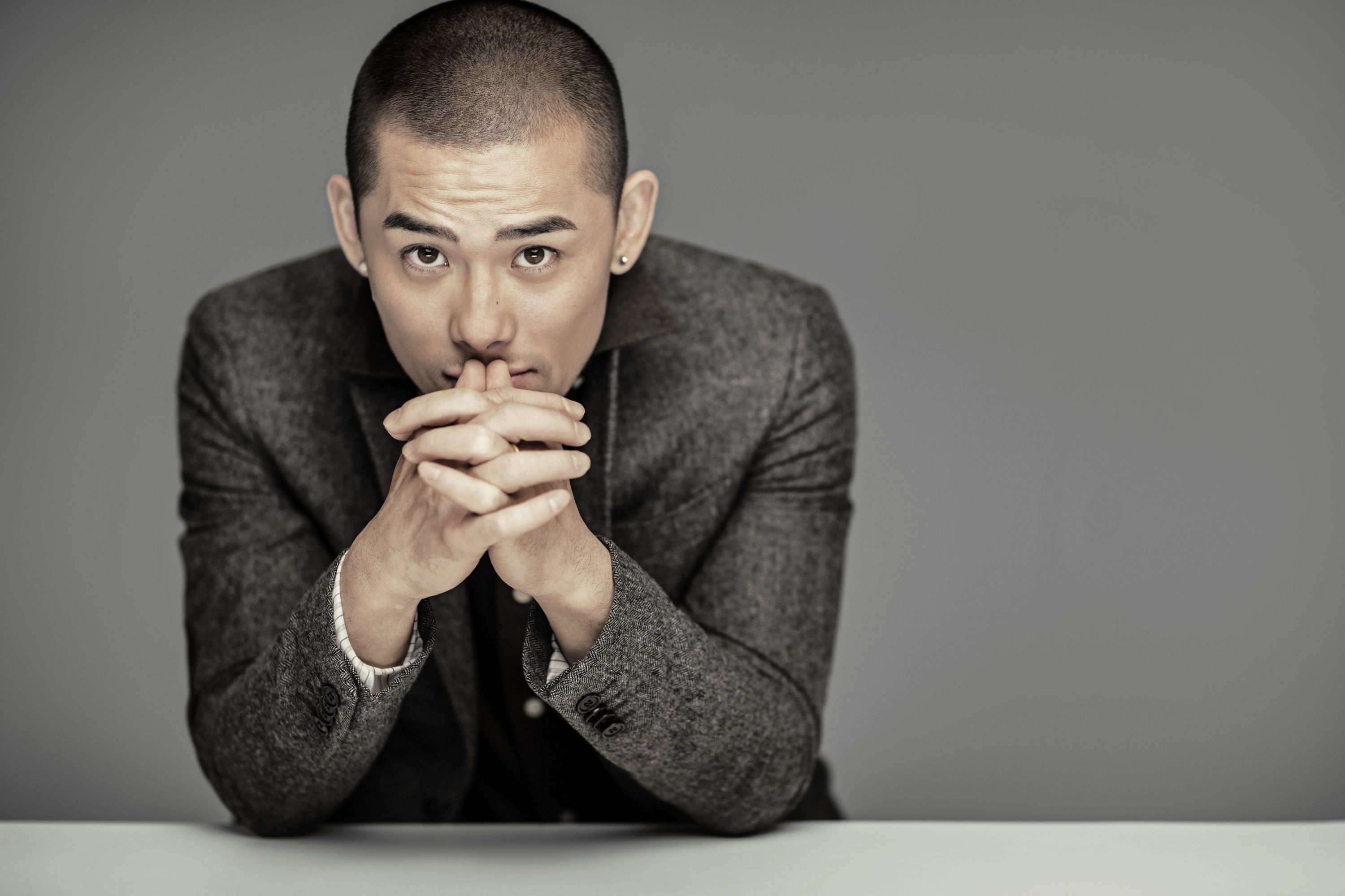 Sculptor Ren Zhe creates heroes in his large-scale stainless steel ...