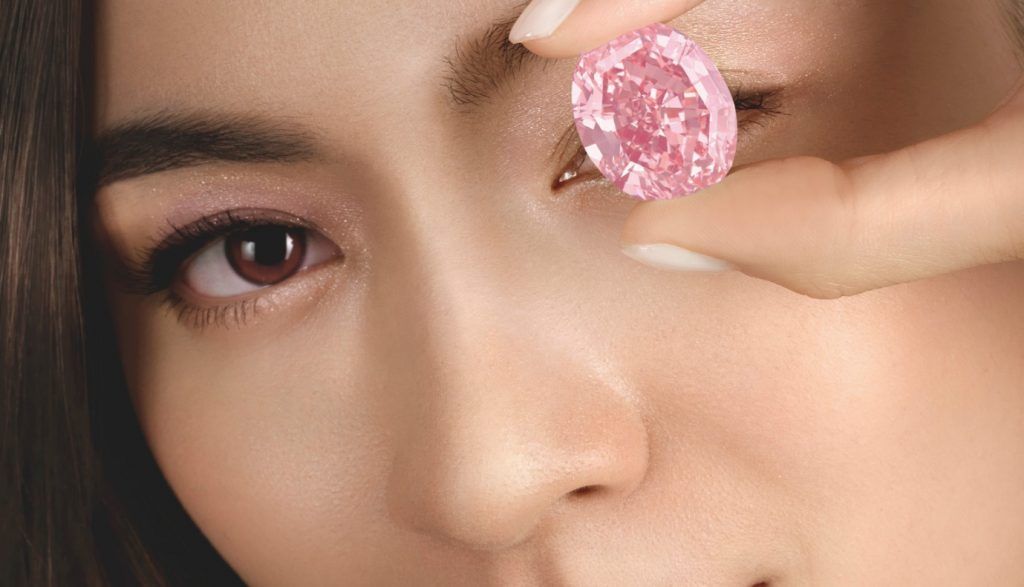 The Cheat Sheet: Quirky clutches, the Pink Star, and food subscription ...