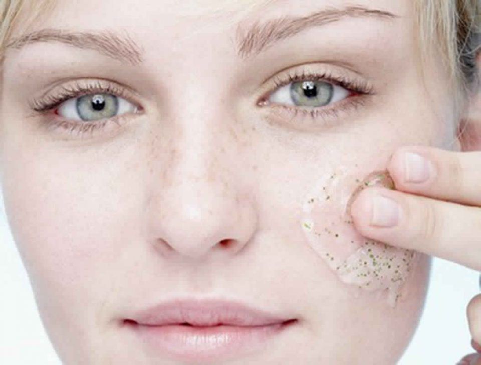 What is chemical exfoliation, and how does it help your pores ...