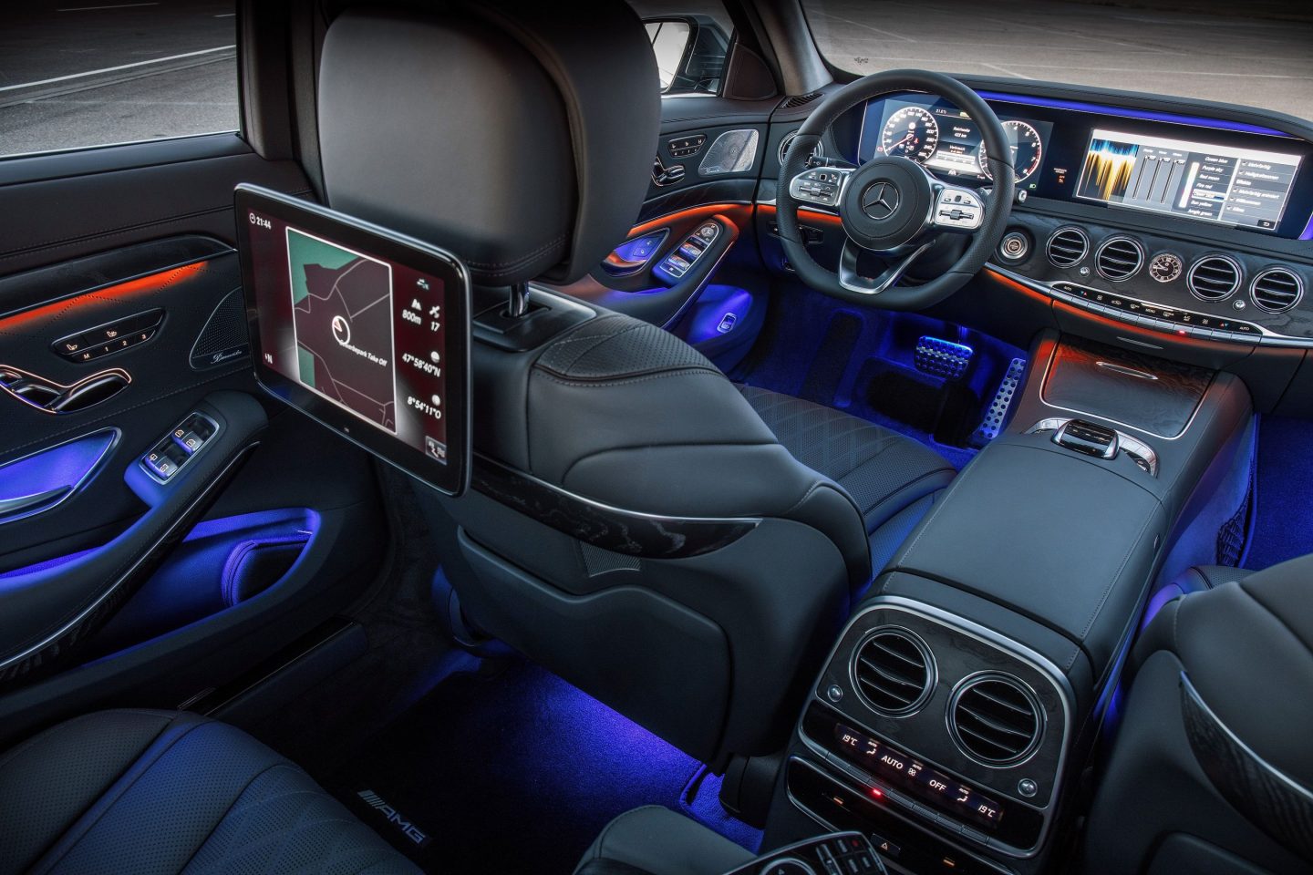 The newest Mercedes-Benz S-Class is one step closer to driverless tech ...
