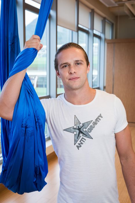 Fitspiration: Hanging upside-down with AntiGravity master Tamer Begum ...