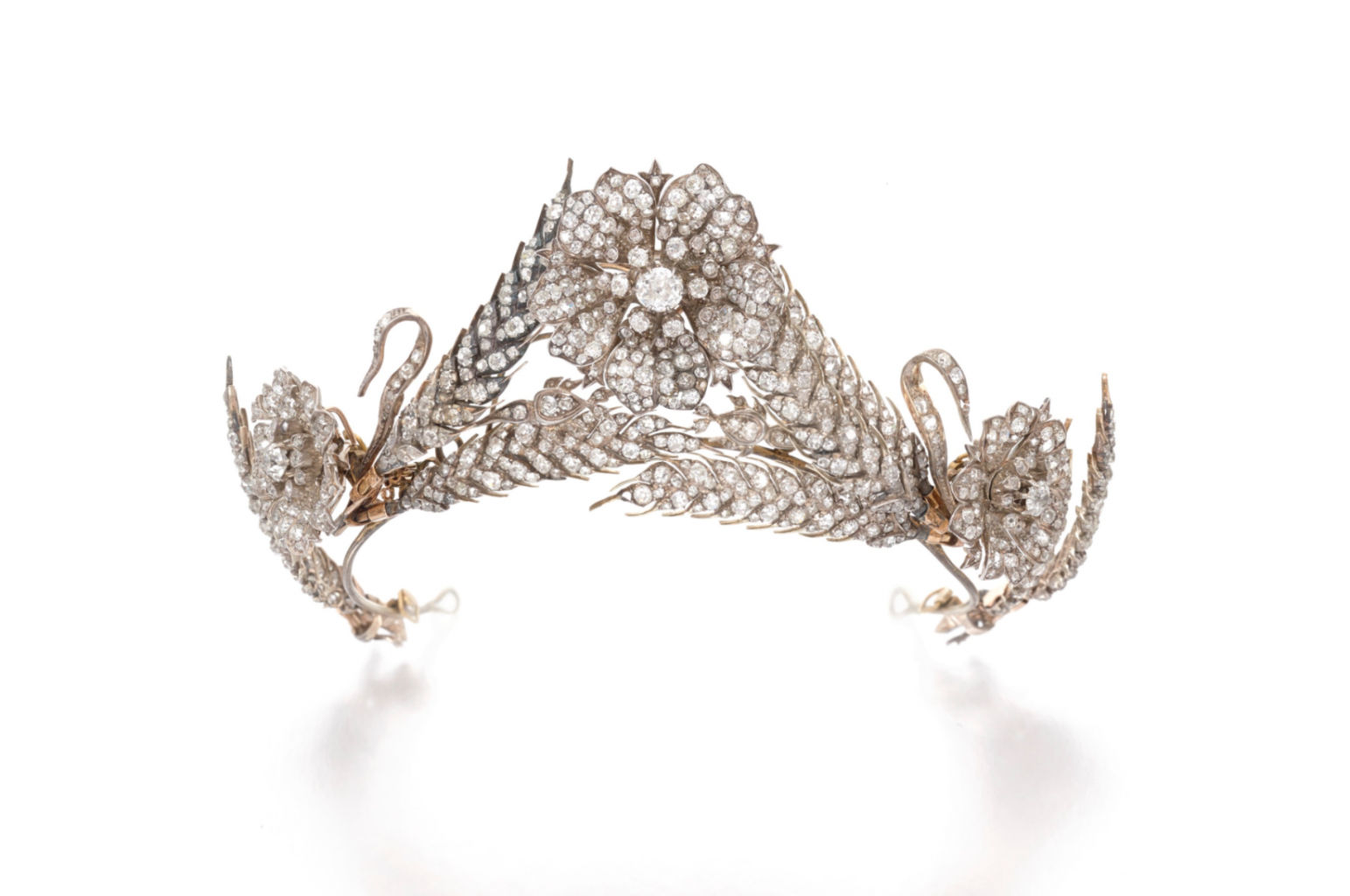 Splurge: Feel like a queen in this S$84,000 tiara, which was once owned ...