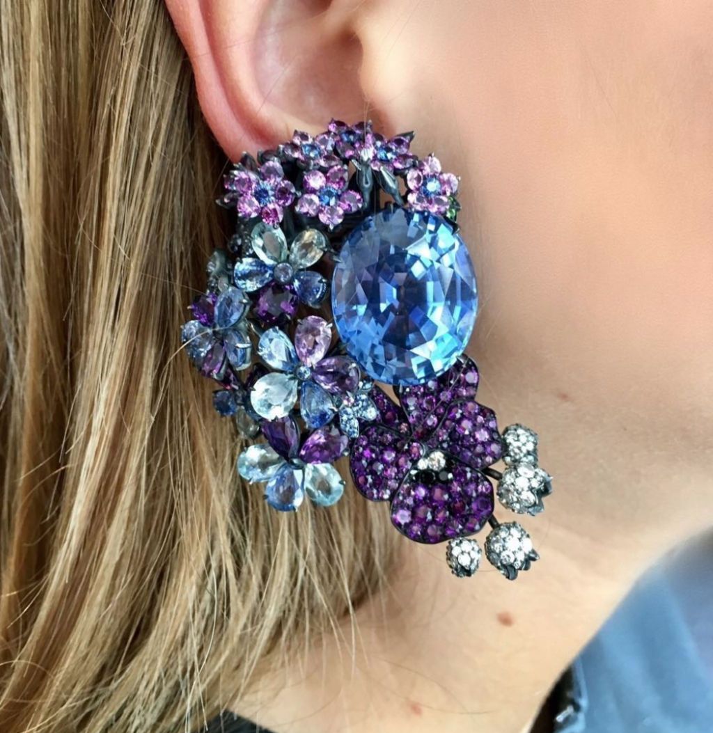 On the rocks: These JAR ear pendants are the perfect OTT accessory for ...