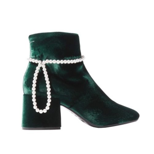 10 eye-catching heels to steal the show this party season | Lifestyle Asia