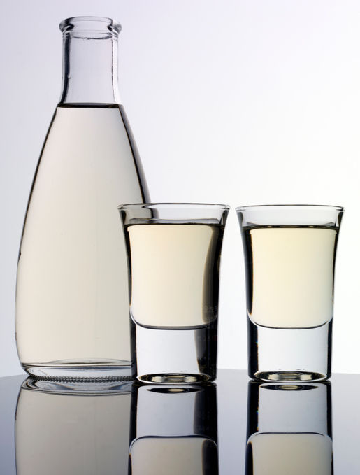 How to pick the right sake cup for your varieties of nihonshu