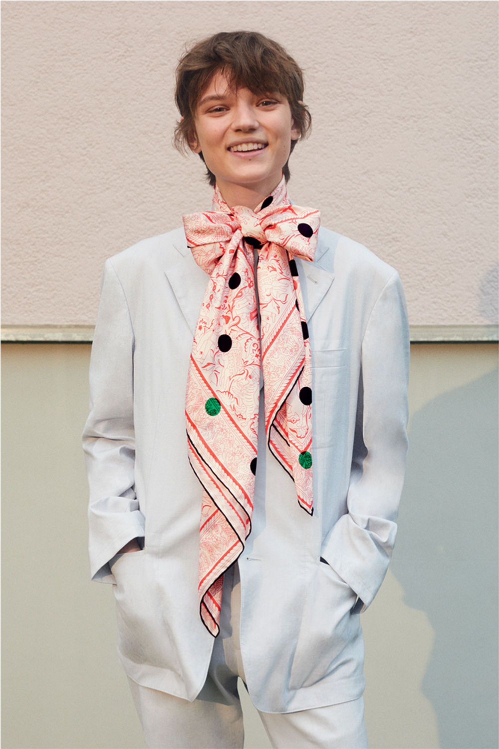 The many, many ways to wear the Hermès scarf