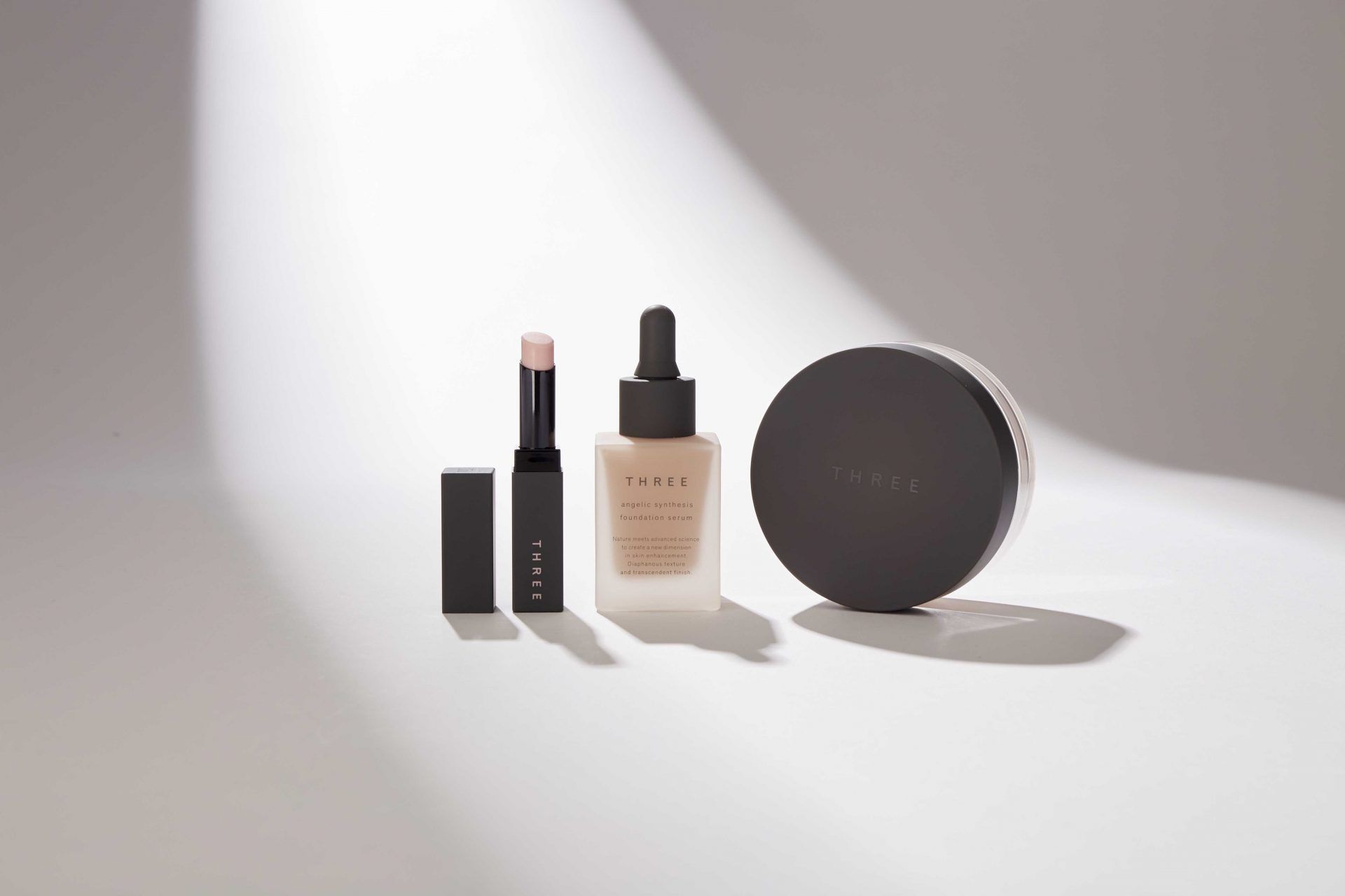 A natural makeup look that’s as easy as one, two, THREE