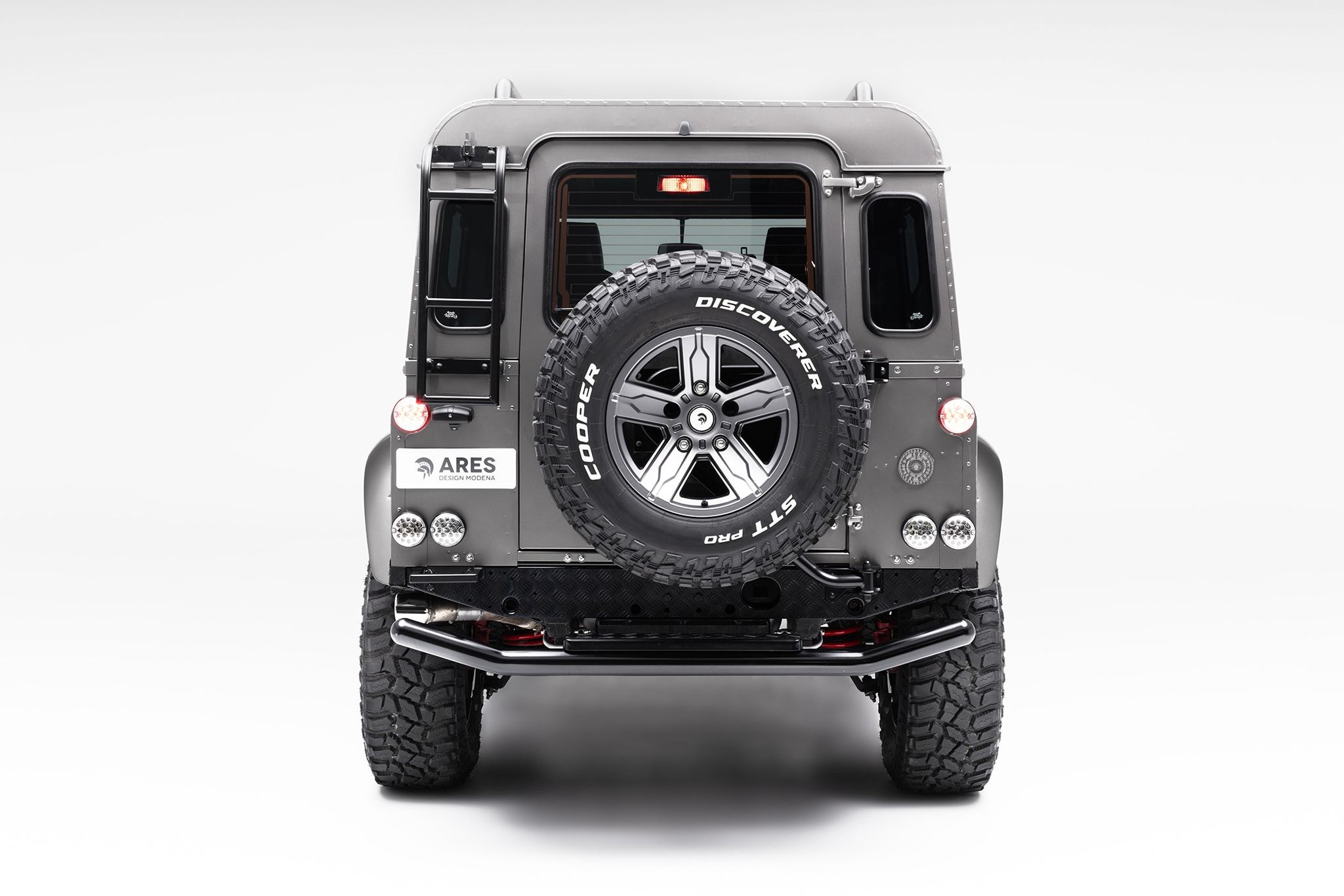 ARES Design gives the Land Rover Defender a complete makeover