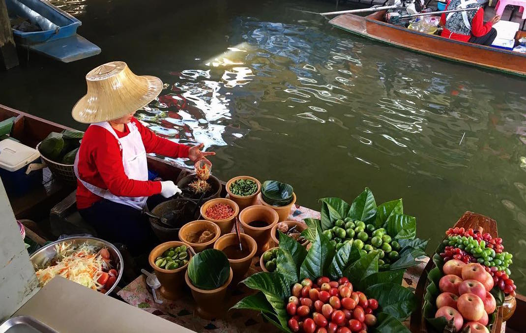 5 floating markets to cruise along for a culinary adventure in Bangkok