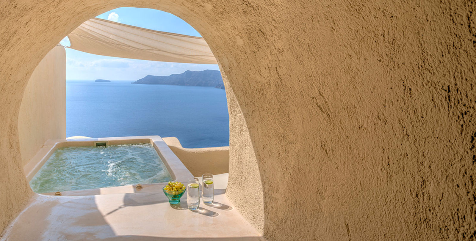 5 bathtubs around the world with the most scenic views