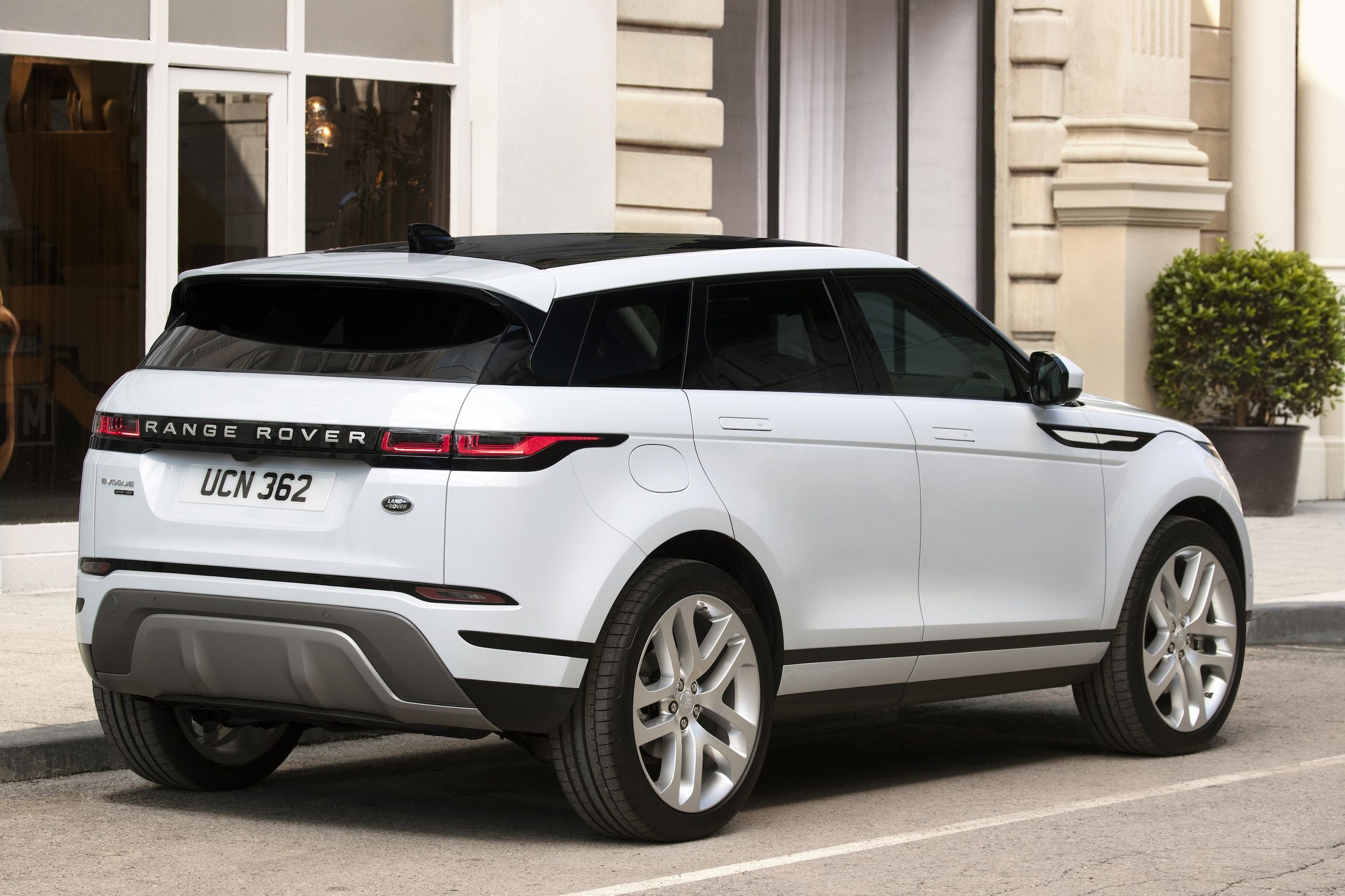 7 reasons why the new Range Rover Evoque is a millennial's dream SUV