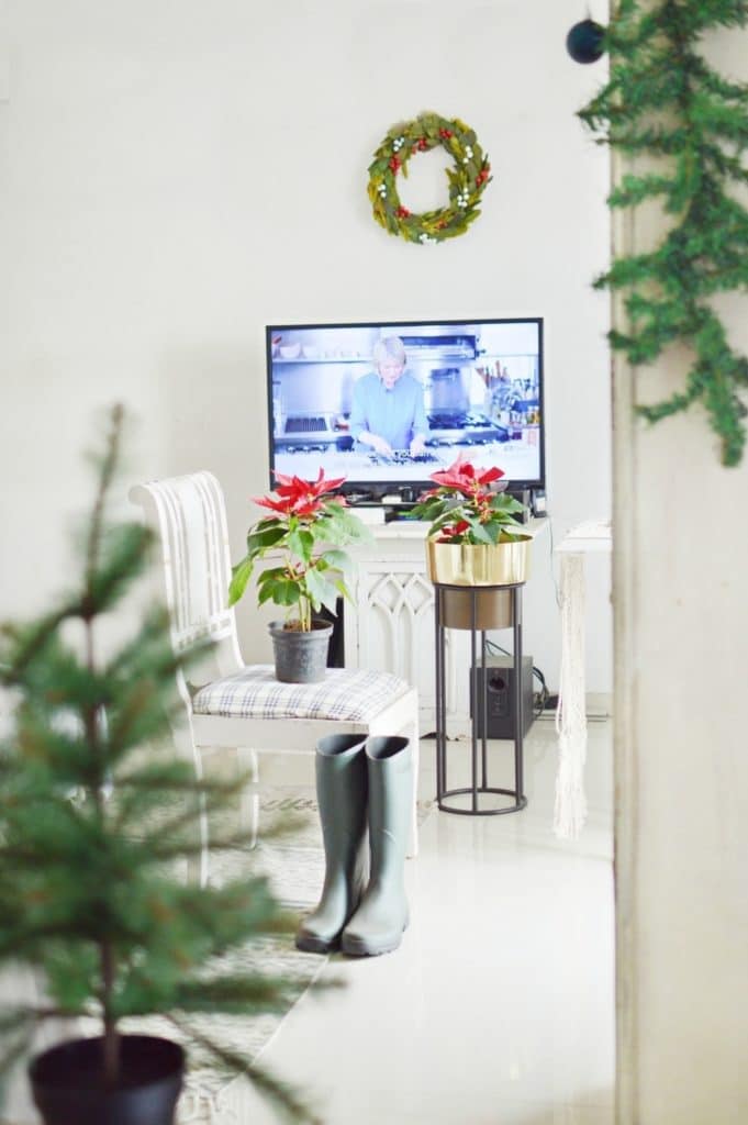 Easiest of the Christmas decor tips that help you get in the festive mood