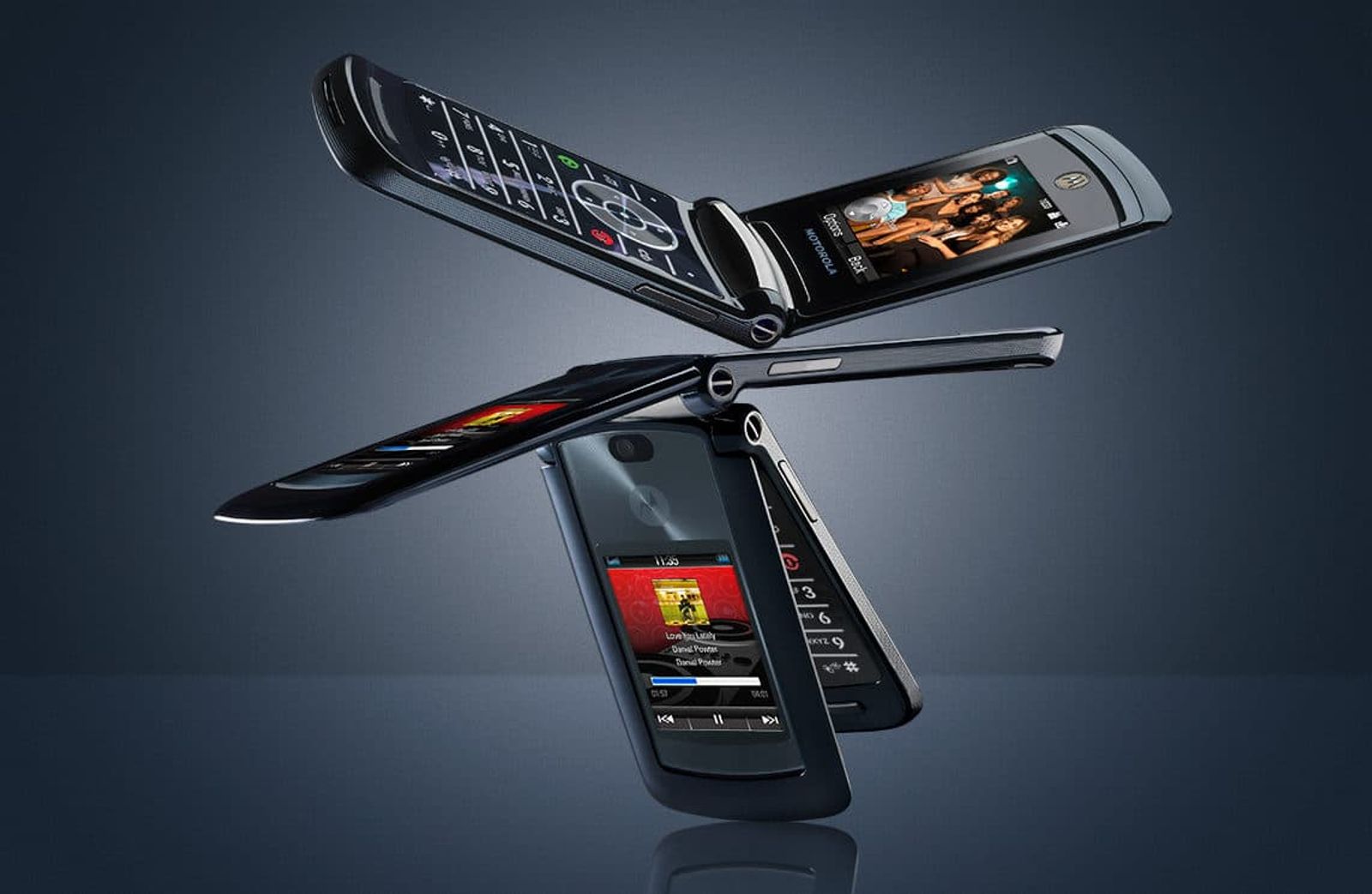 Motorola's nostalgic novelty makes a comeback as the Razr V4