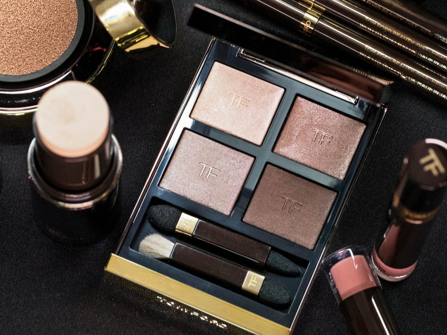 How to replicate the subtle glam makeup from Tom Ford's AW19 runway