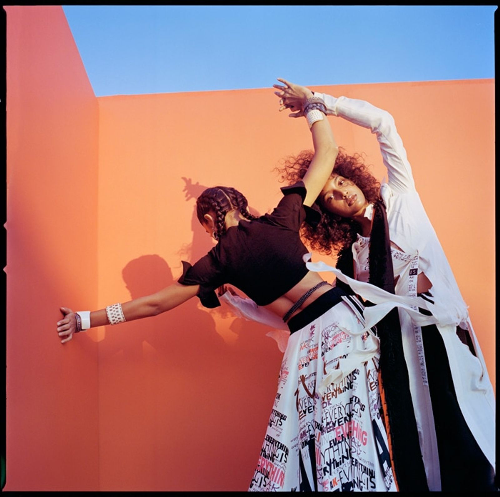 Anamika Khanna's latest SS'19 collection is perfect for summers