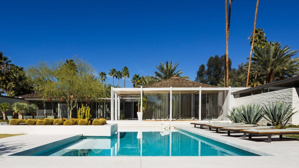 A guide to Palm Springs, California's most beguiling retro desert town