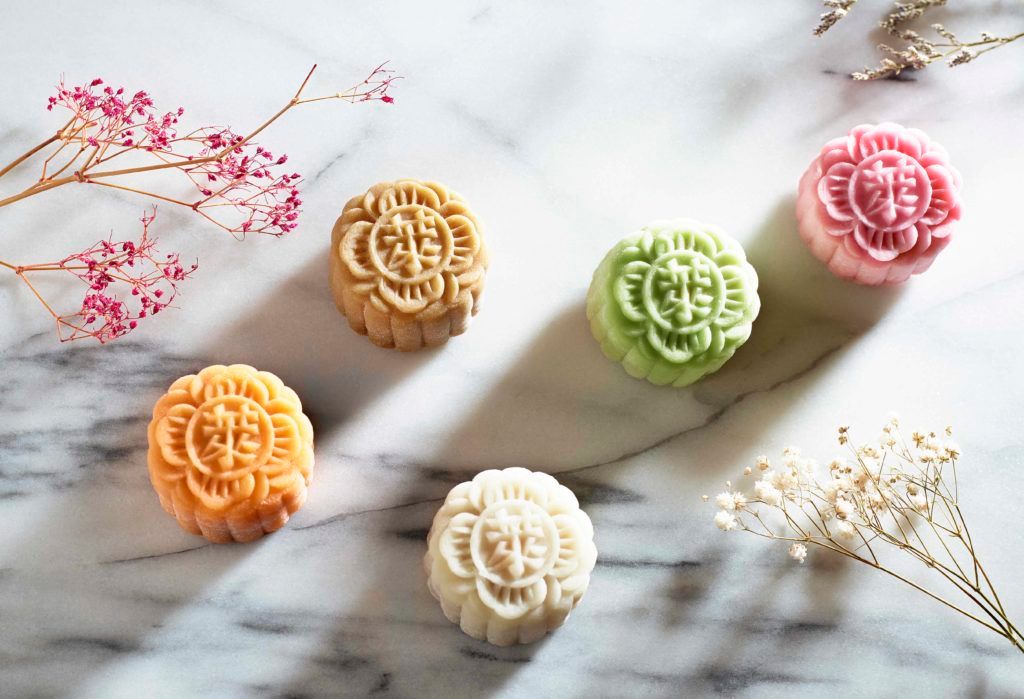 Raffles Hotel Mid-Autumn Festival: Champagne Truffle mooncakes