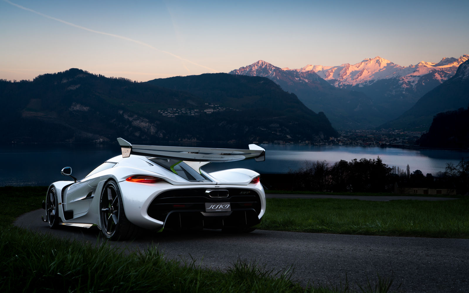 What are hypercars and which are the best in the world?