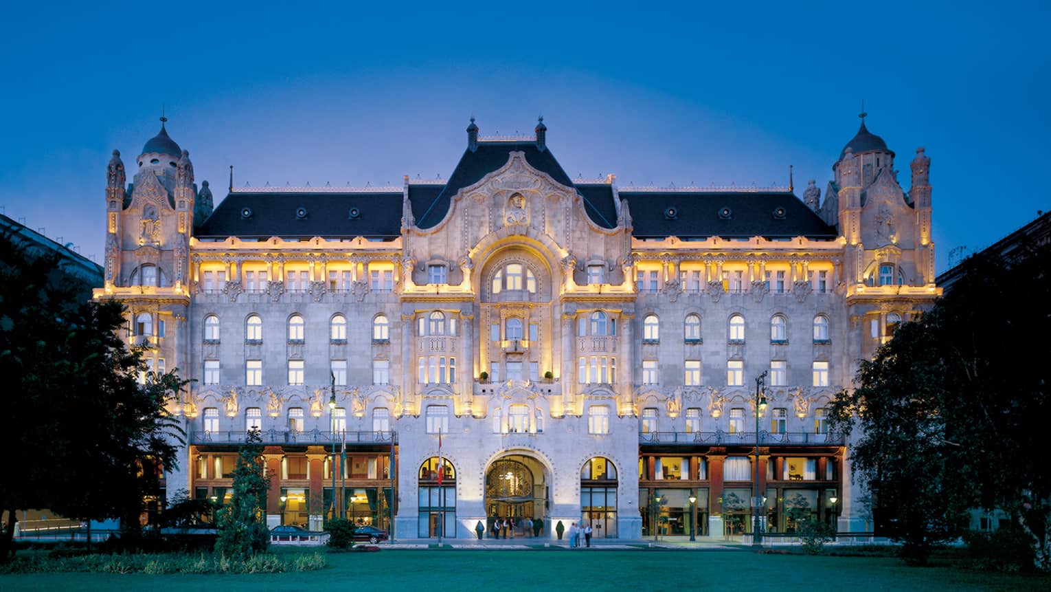 The best luxury hotels in Budapest located in the city centre