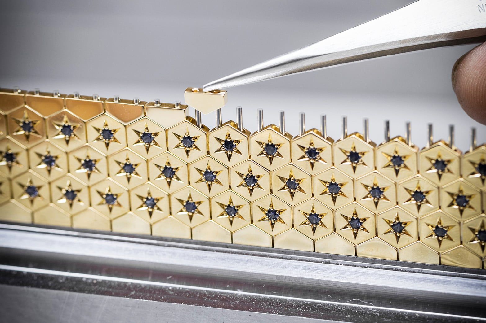 Van Cleef & Arpels honours the iconic Ludo bracelet with new collection