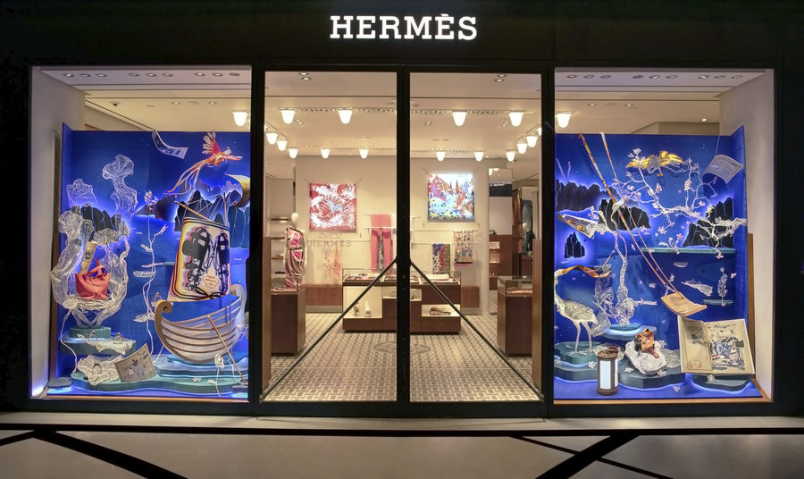 Hermès collaborates with Indian artist Sumakshi Singh for store window