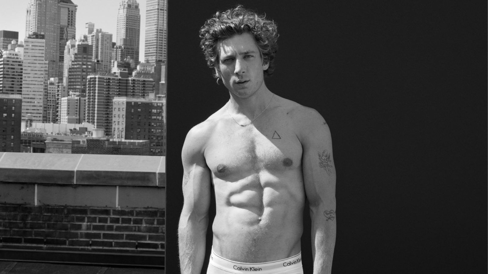 Jeremy Allen White wajah baharu kempen CK selepas pelakon Thai, Bright