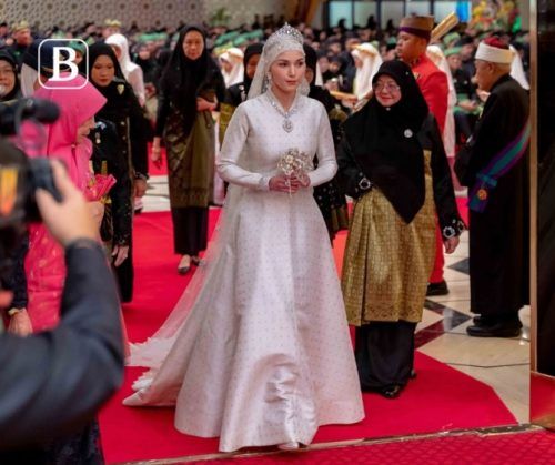 Prince Abdul Mateen dan Dayang Anisha Isa Kalebic selamat berkahwin
