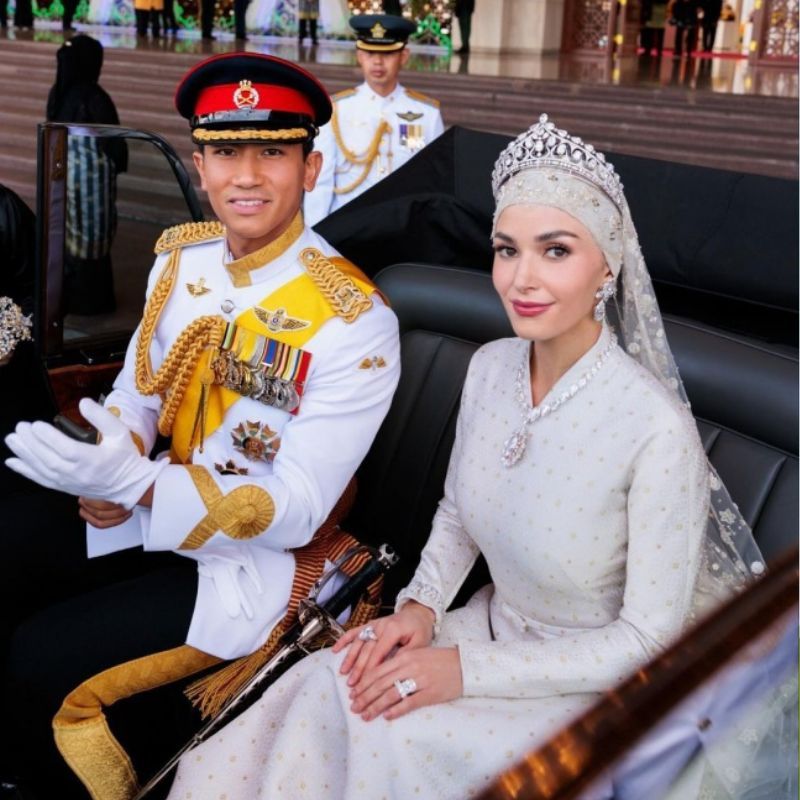 Prince Abdul Mateen dan Dayang Anisha Isa Kalebic selamat berkahwin