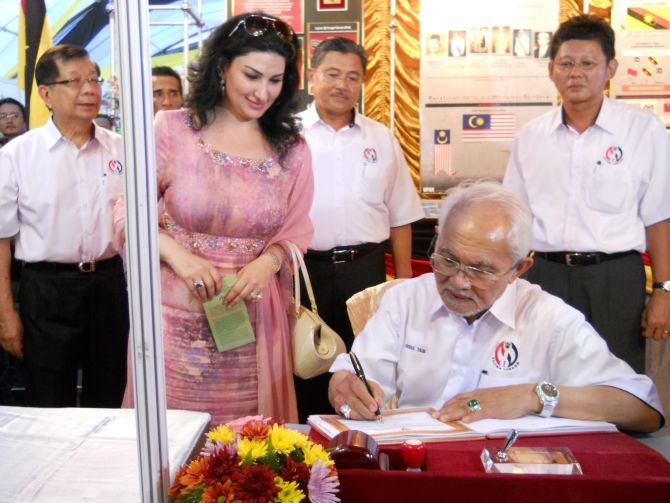 Ragad Waleed Alkurdi Taib, ini fakta isteri kedua allahyarham Taib Mahmud