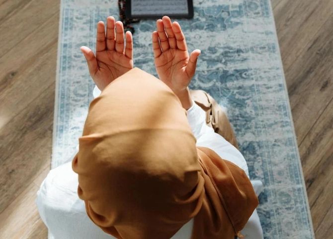 Doa tidur lengkap bersama makna & tips tidur lena mengikut sunnah