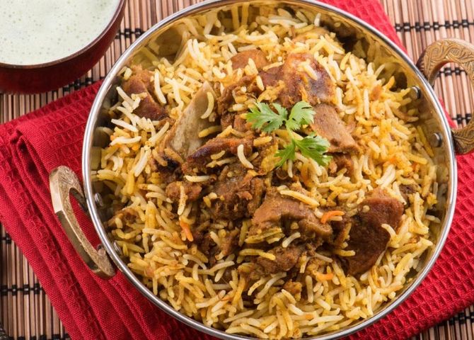 Nasi beriani daging 'one pot', resipi menggiurkan buat tetamu!