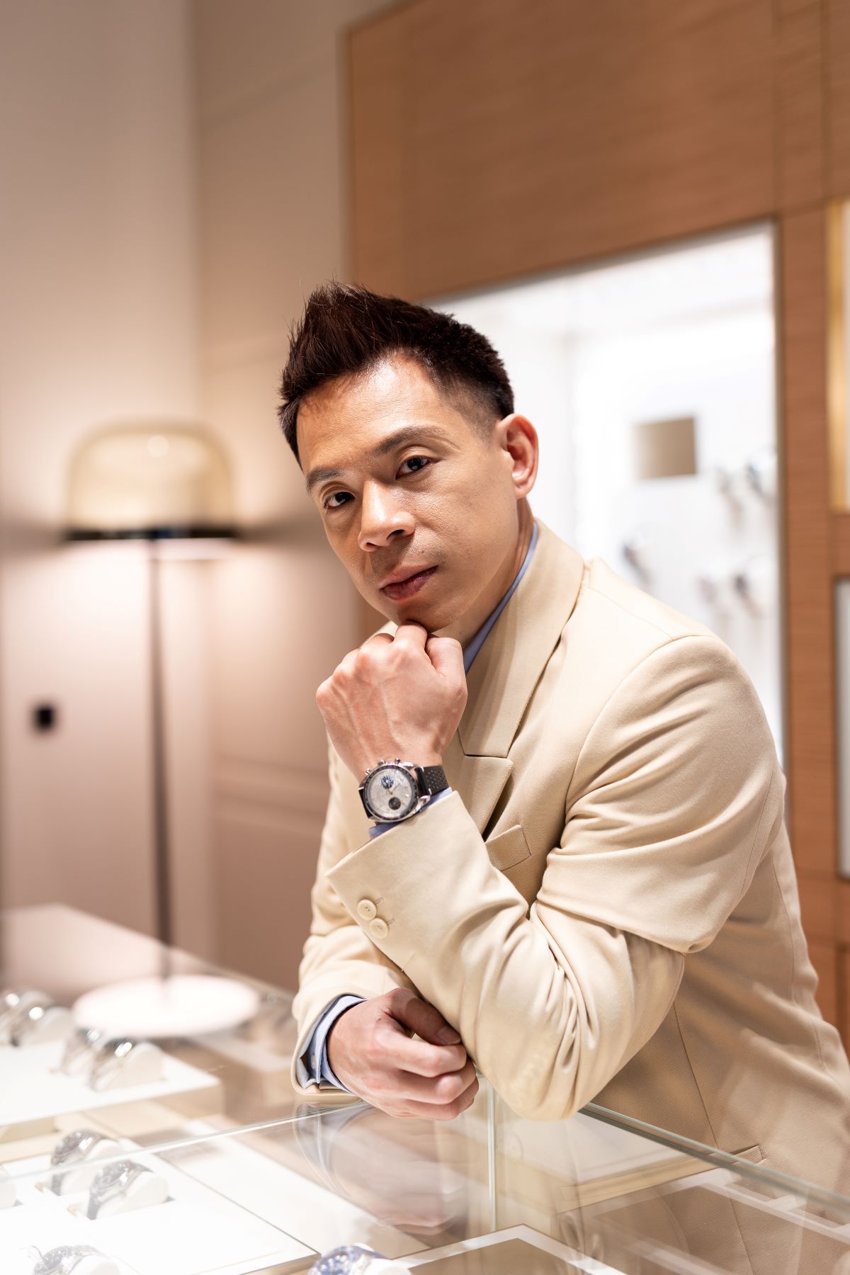 Cheah Liek Hou terima jam tangan mewah Omega sempena raih emas