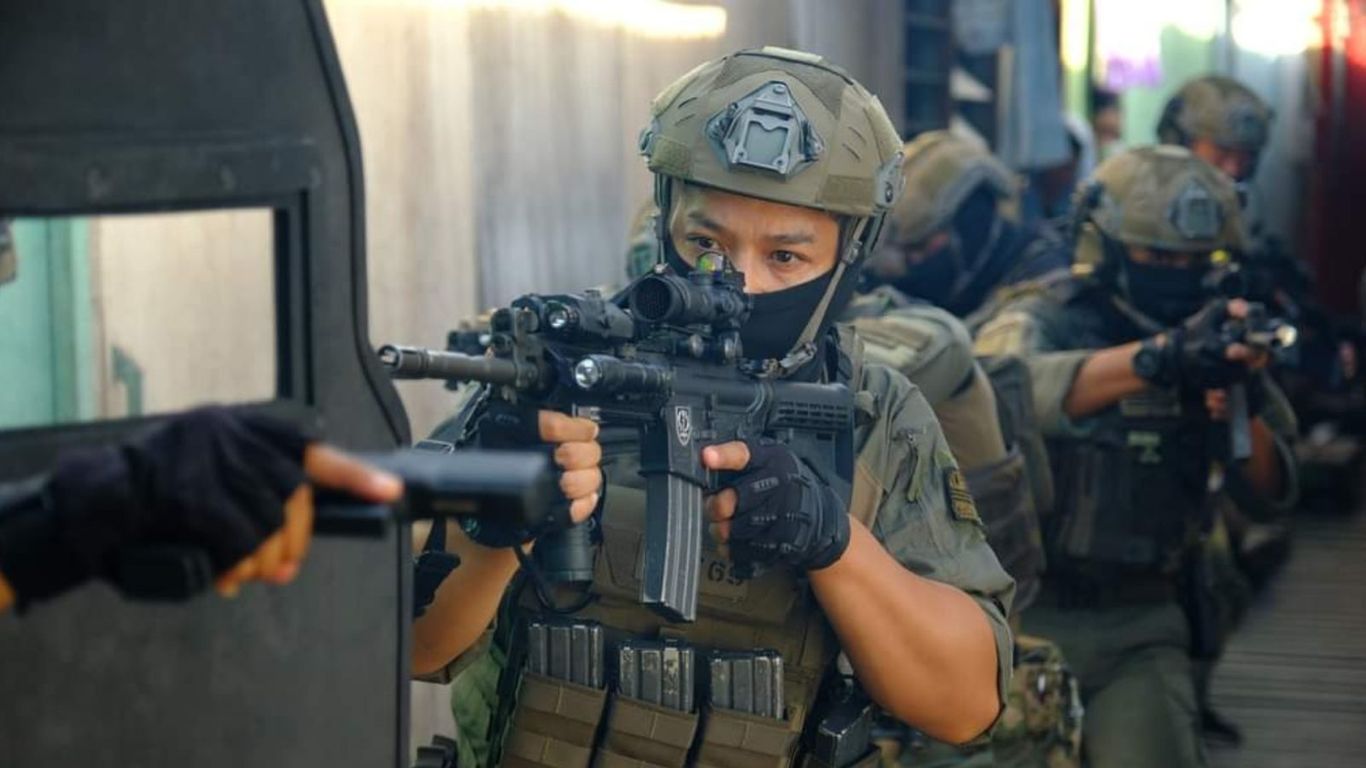 Takluk: Lahad Datu - Sinopsis, barisan pelakon, hasil kutipan & lokasi