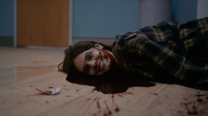 Movie Smile: Penjelasan pengakhiran filem seram misteri yang sangat dark