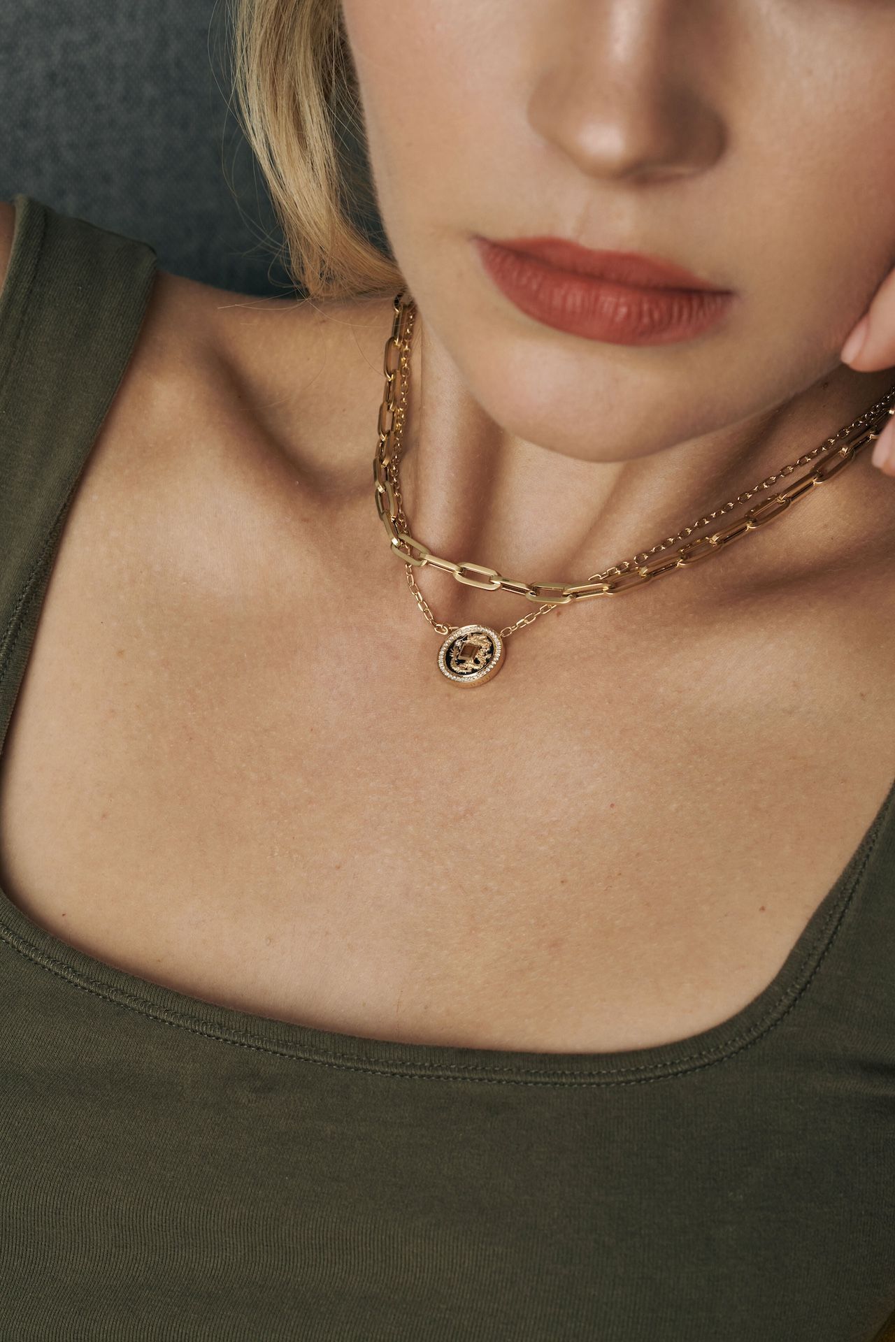 Blackpink Jisoo kerjasama dengan rumah fesyen ternama dan banyak lagi