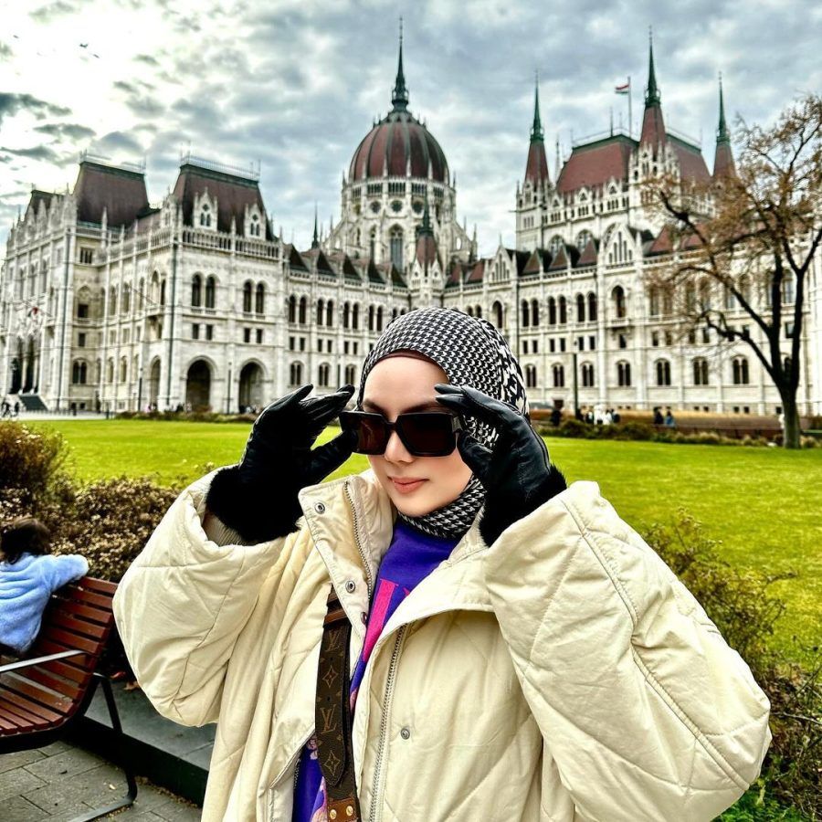 Biodata Cik Epal, kenali blogger terkenal ini