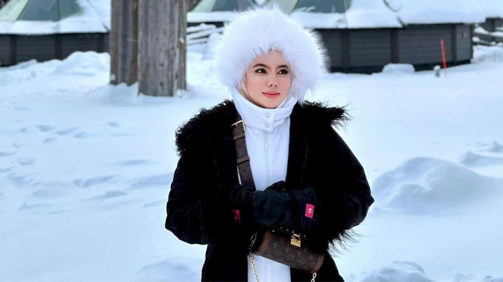 Biodata Cik Epal, kenali blogger terkenal ini