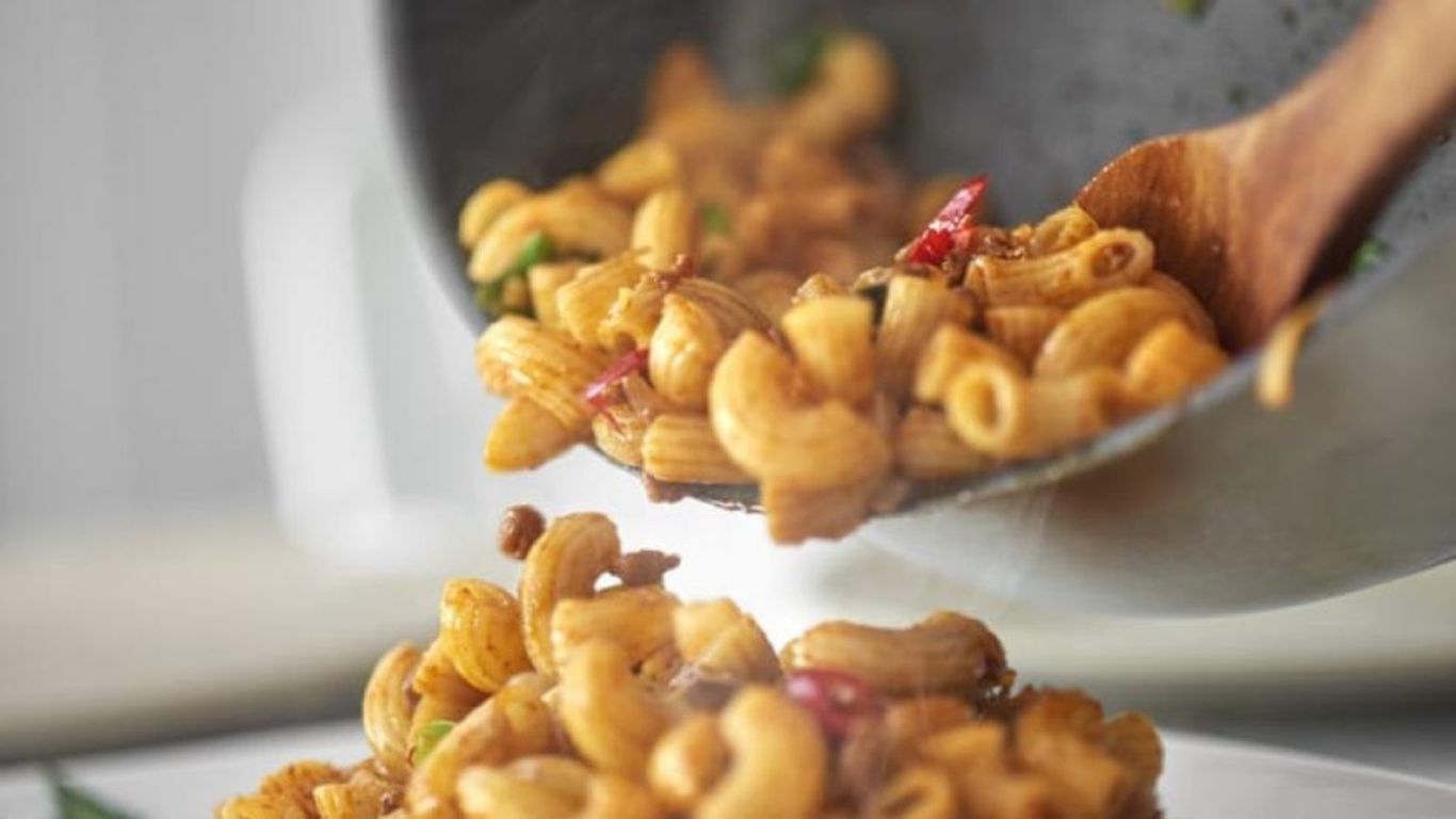 Makaroni goreng kurang pedas & lazat, resipi mudah untuk dijamu tetamu