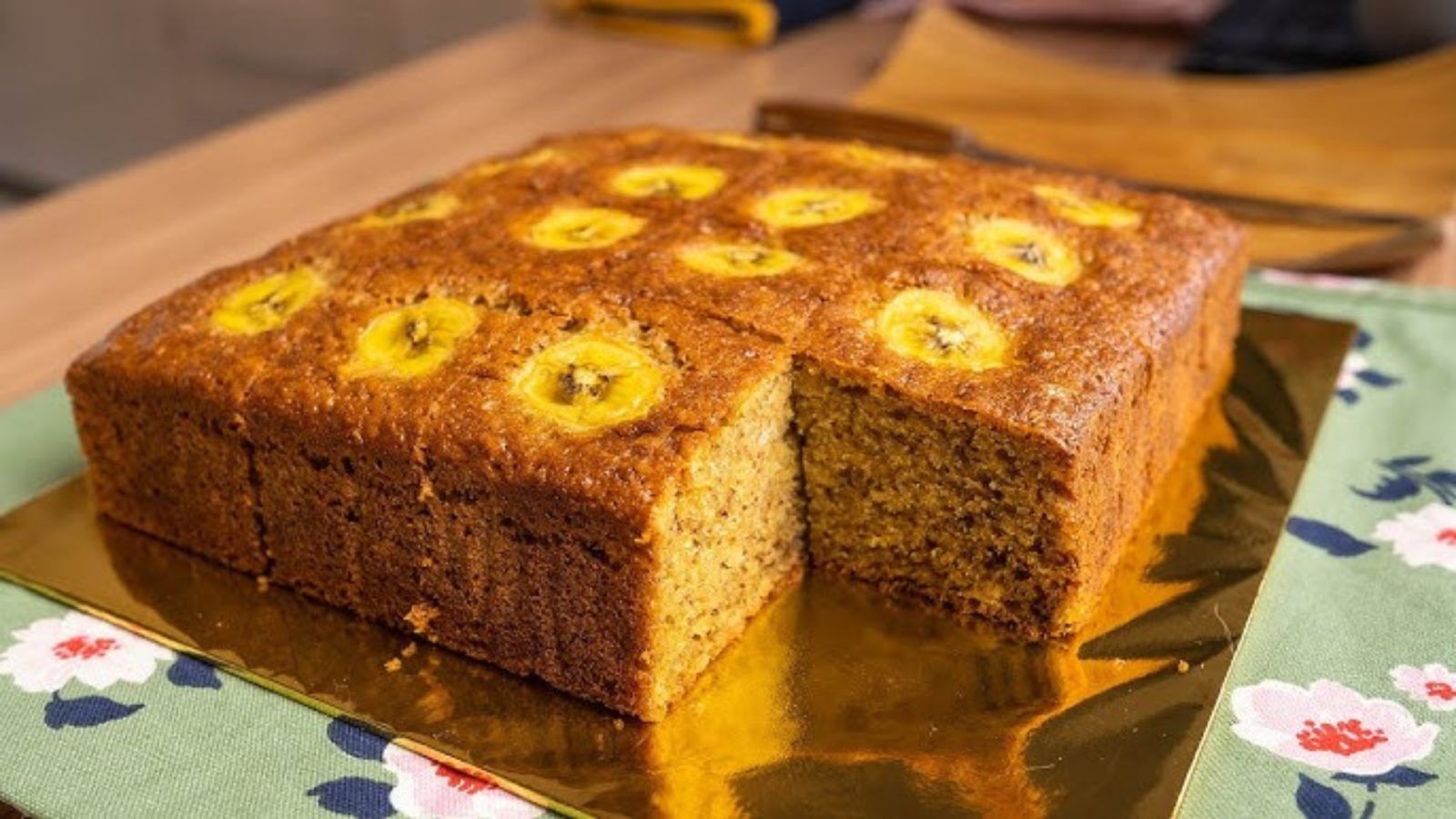 Kek pisang 101: Resipi lembut dan gebu untuk dijamu musim perayaan ini