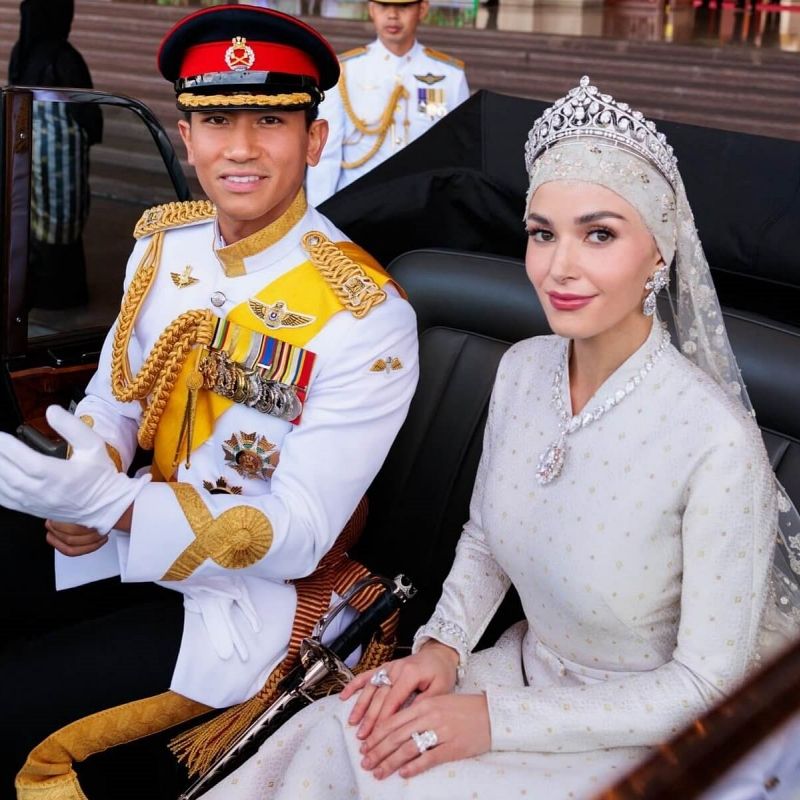 Kerabat diraja di seluruh dunia yang berkahwin dengan orang biasa