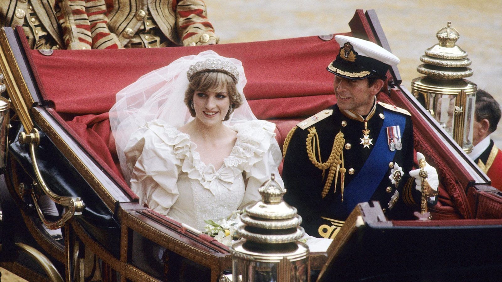 Kerabat diraja di seluruh dunia yang berkahwin dengan orang biasa