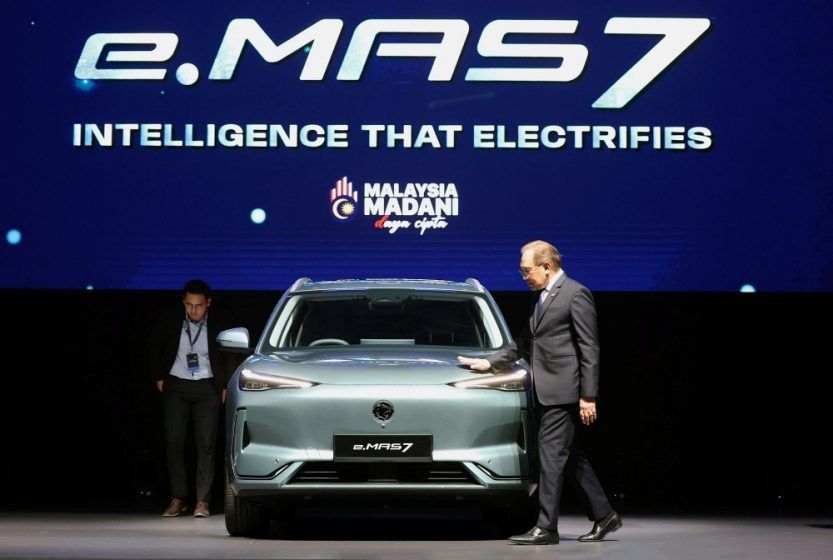 Kereta Proton e.Mas7, kereta elektrik penuh pertama buatan Malaysia