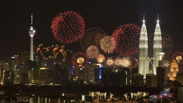 Tahun baru 2025: Senarai tempat pertunjukan bunga api buat anda!