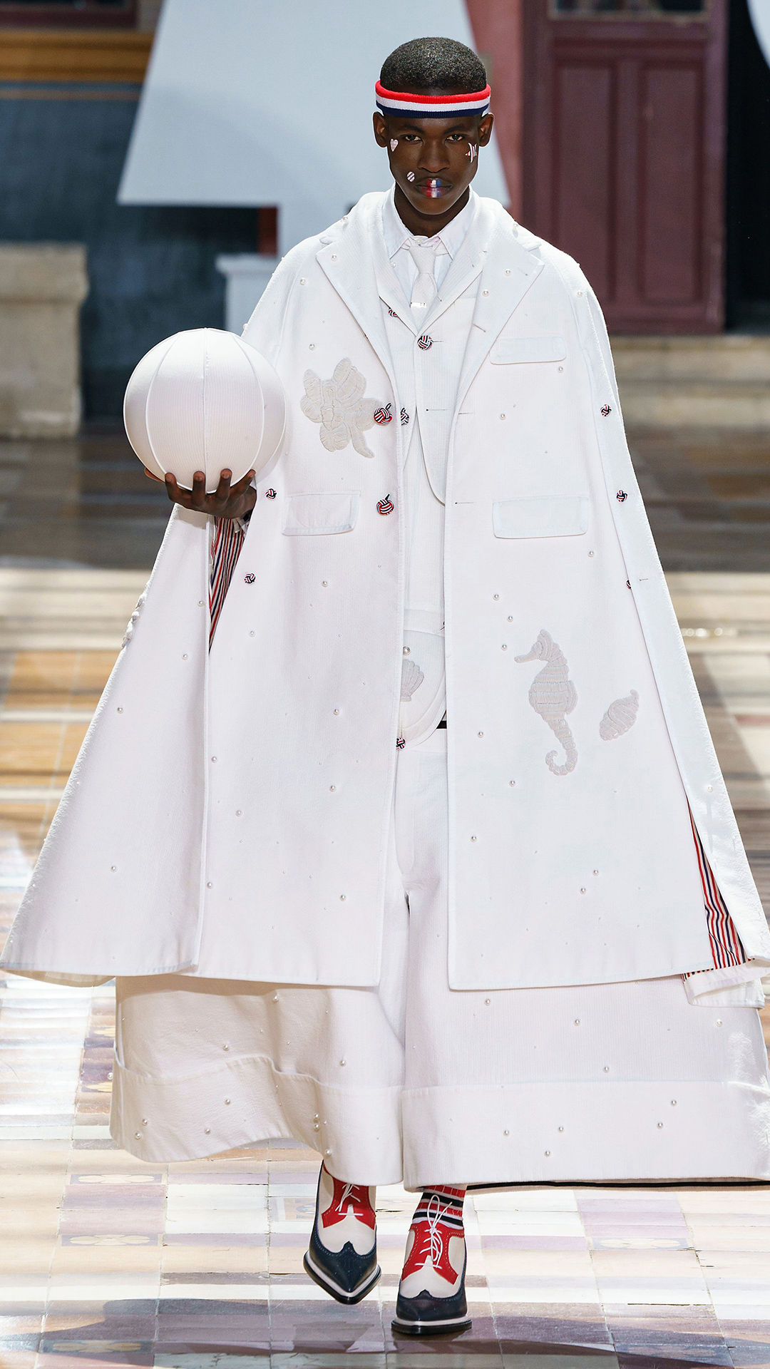 Why wearing capes is a fashion trend you need to try this year