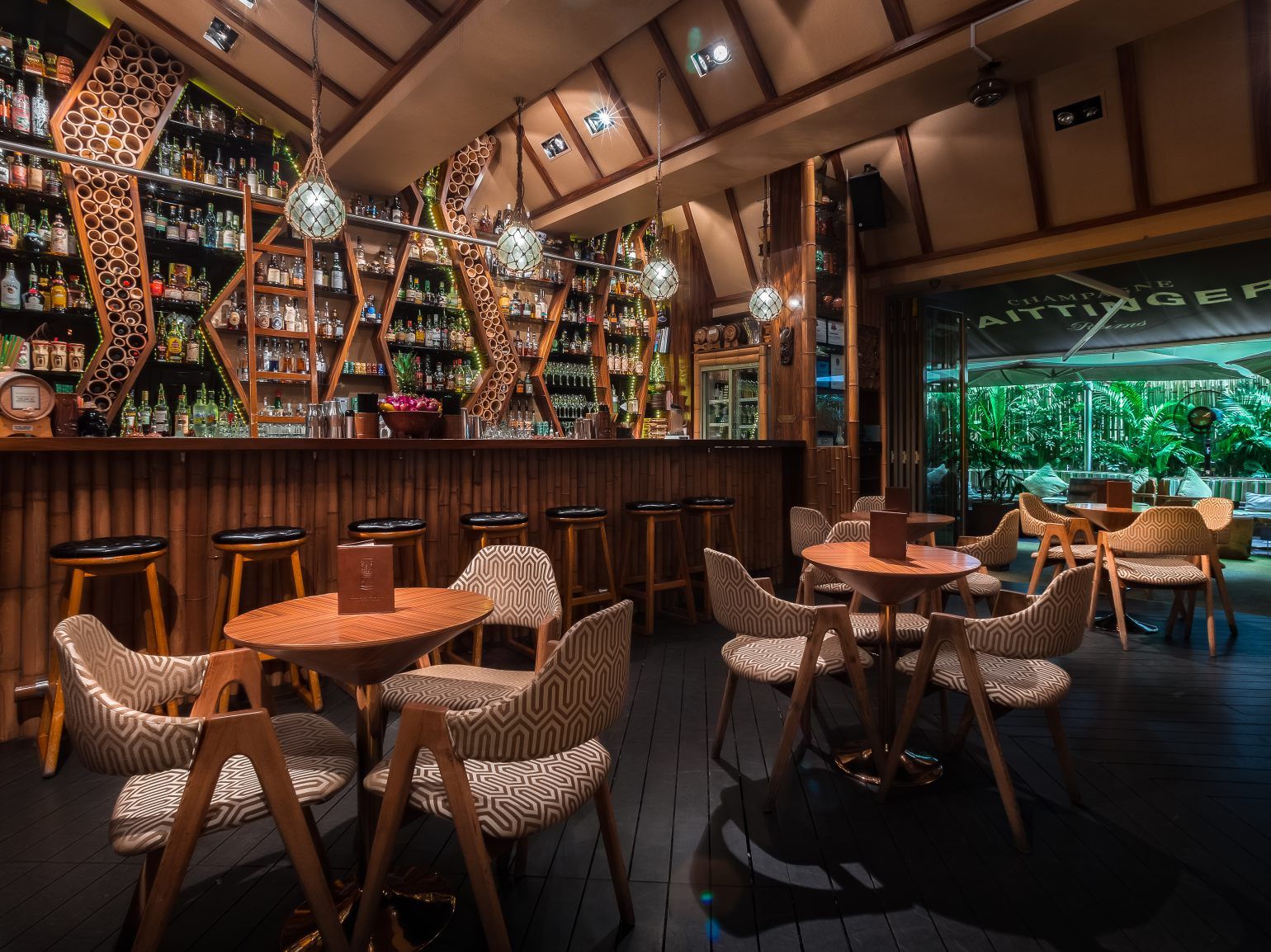 10 places that are perfect for your first date in Hong Kong