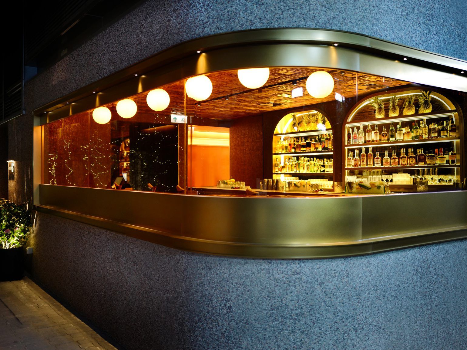 The Diplomat pays tribute to classic cocktails with comfort and class