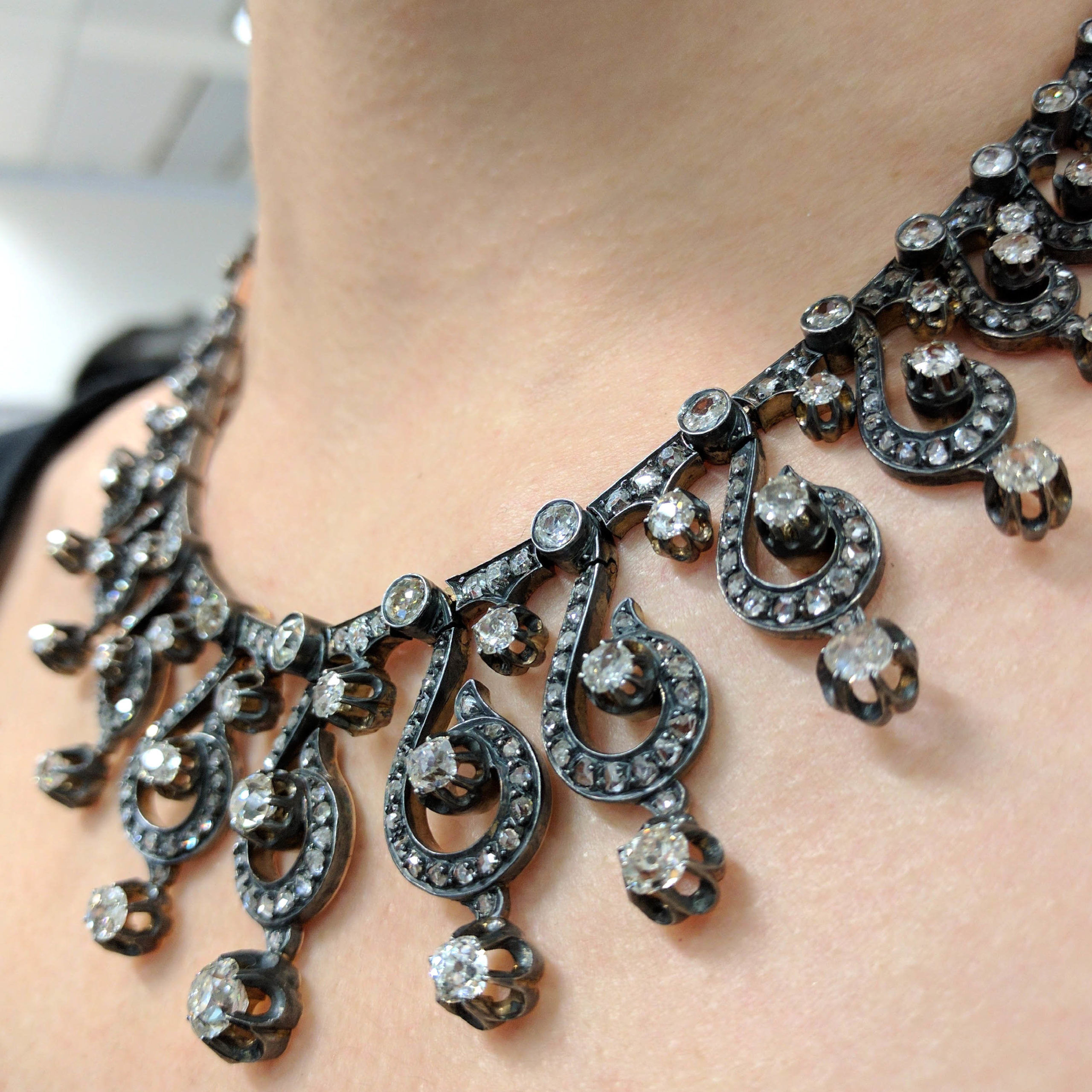 An expert guide on how to date a piece of precious jewellery