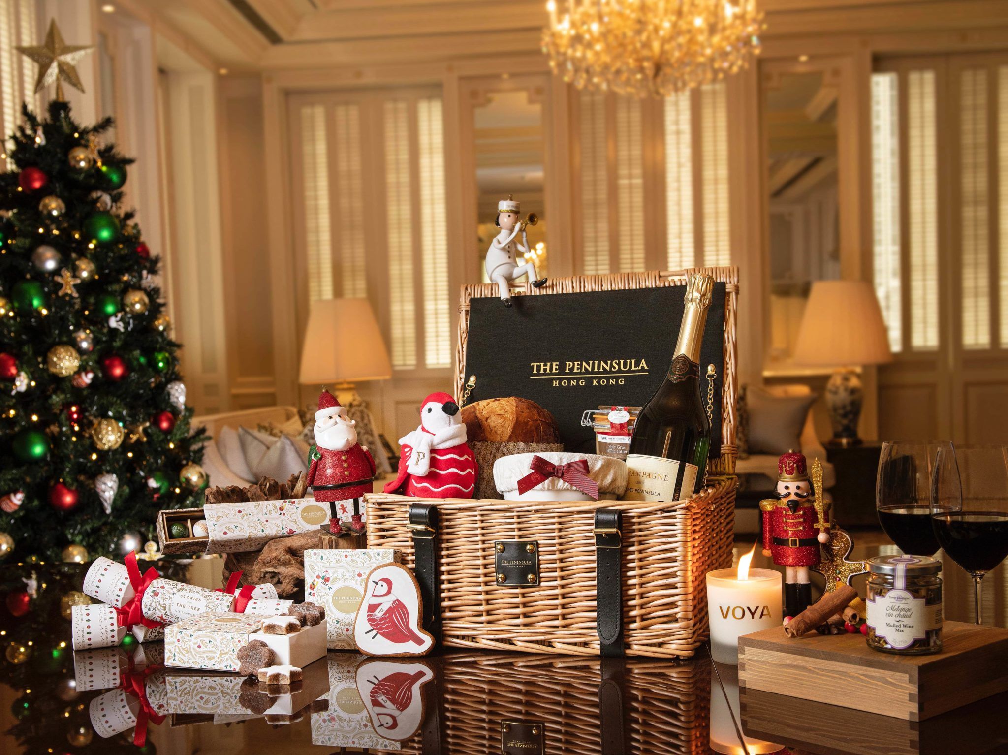 12 delicious Christmas hampers to delight all gastronomes