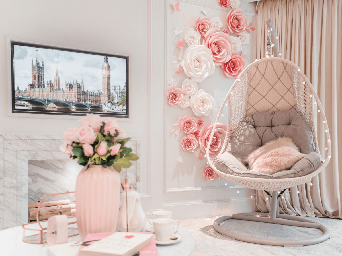 Travel to London from the comfort of your Hong Kong hotel suite ...