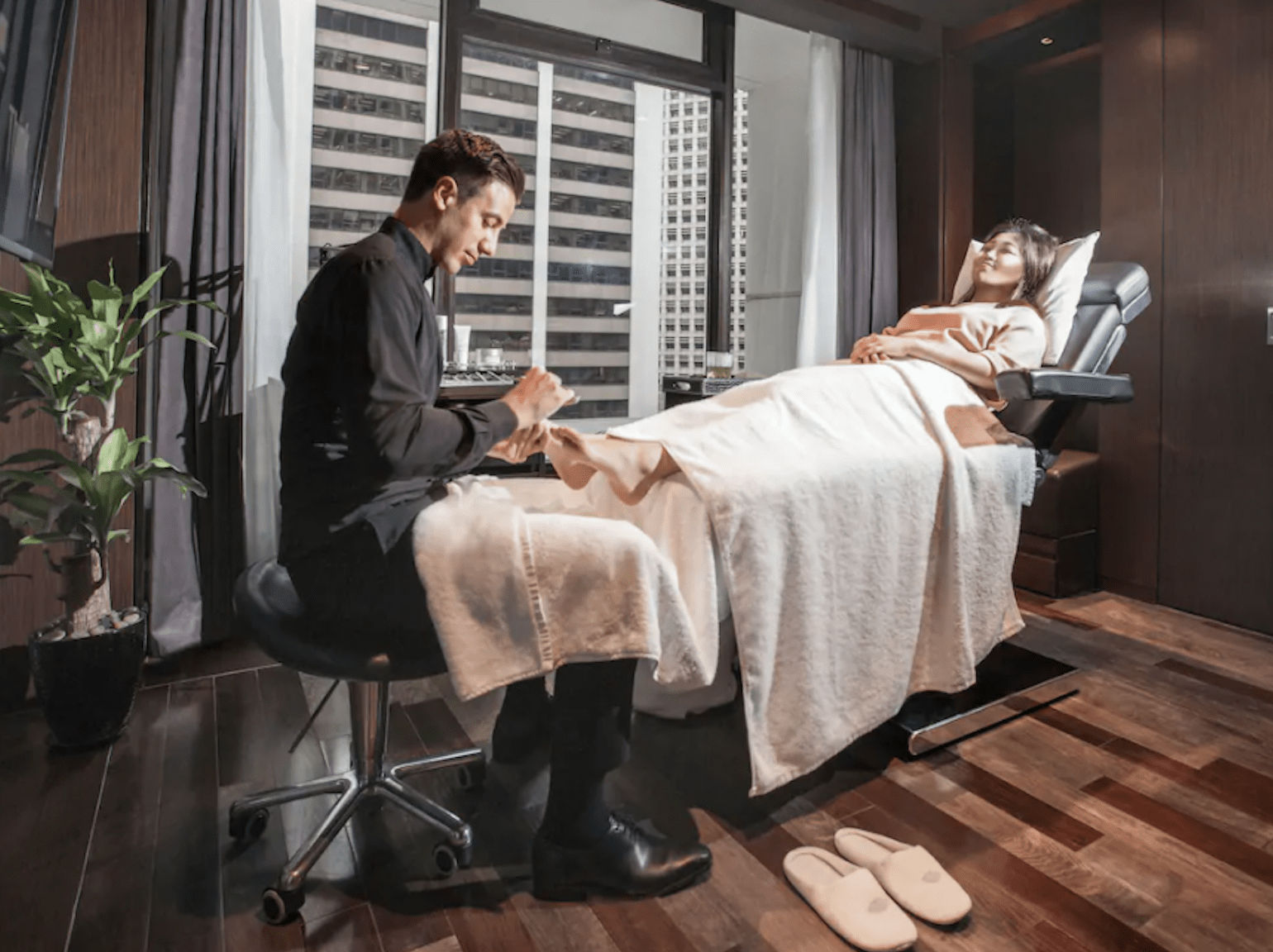 7 luxury nail salons in Hong Kong